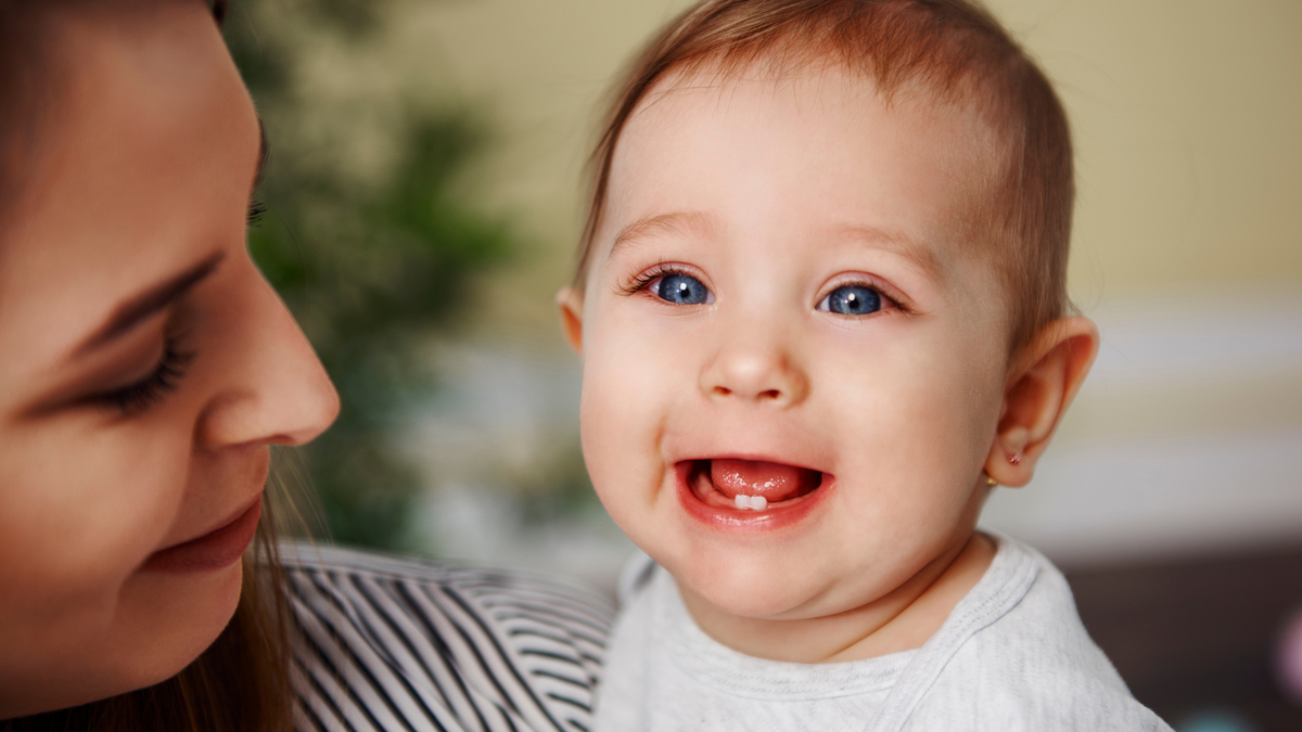 Give a teething baby a gum massage – Dr Browns